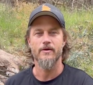 Travis Fimmel Wife: Is He Married To His Girlfriend?